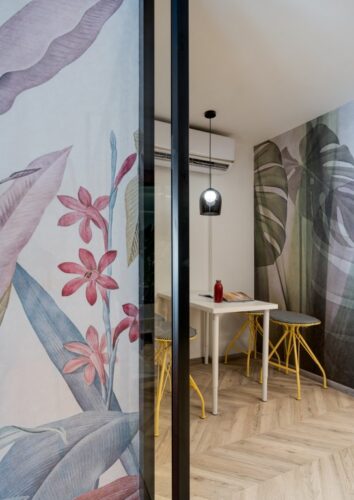 A Colourful Tropical Theme Bringing Cheer And Vibrancy To The Decor ...