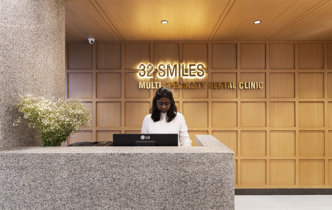 Providing A Contemporary Aesthetic To The '32 Smiles' Dental Clinic ...