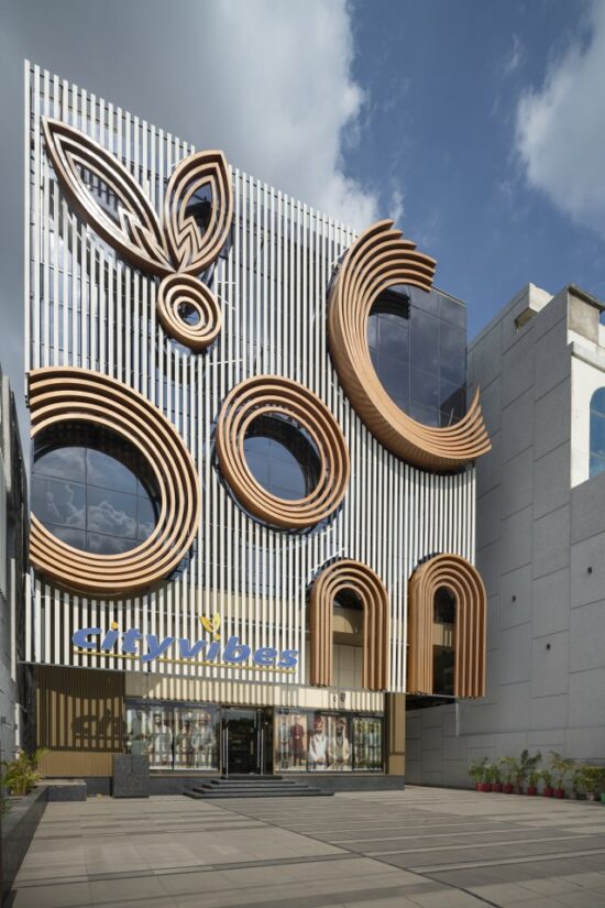 Captivating Facade For 'City Vibes', An Indian Ethnic Menswear Brand ...