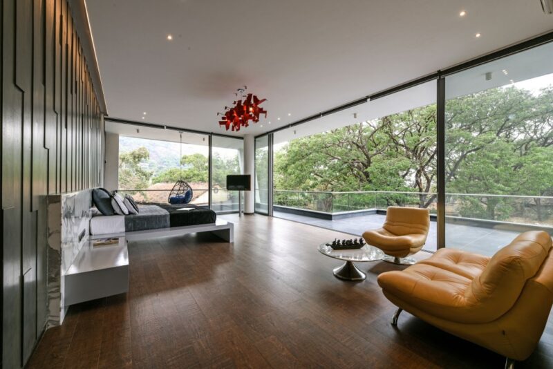 The 'Infinity House' In Contemporary With A White And Grey Palette | GA ...