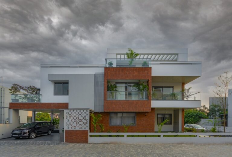 An Efficient, Easy-To-Maintain And Aesthetically Pleasing Home | STUDIO ...