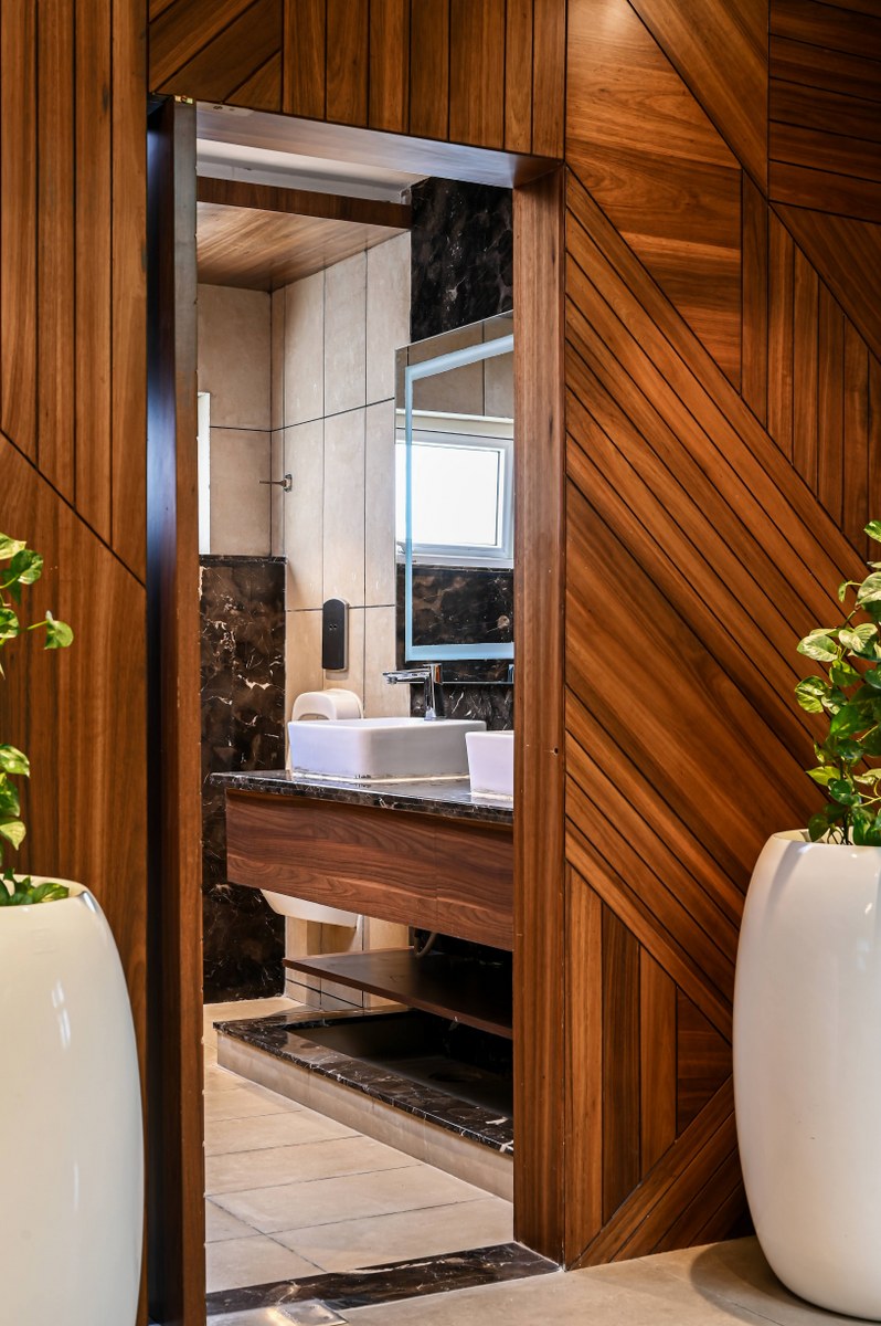 Contemporary Showroom-Cum-Experience Centre For 'Smrtving' | WHITE ...