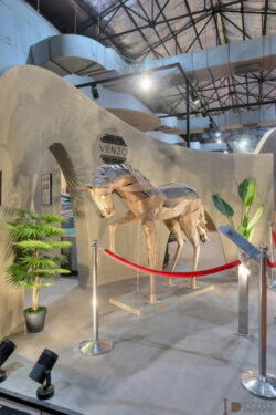 A Gallery And Exhibition Space Using Complex Curves | INFINITY DESIGNS ...