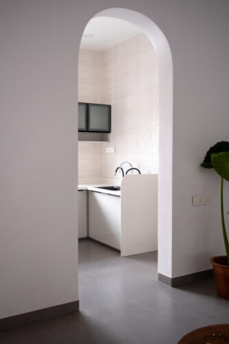 Classic Adaptiveness Wrapped In A Modernist Contemporary Design Outlook ...