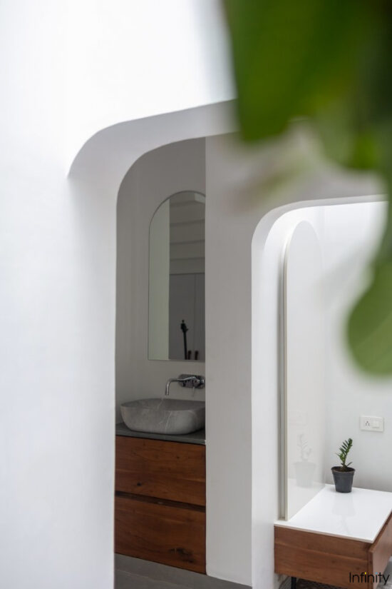 Classic Adaptiveness Wrapped In A Modernist Contemporary Design Outlook ...