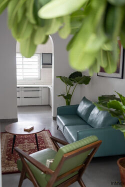 Classic Adaptiveness Wrapped In A Modernist Contemporary Design Outlook ...