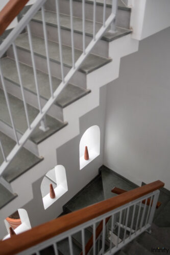 Classic Adaptiveness Wrapped In A Modernist Contemporary Design Outlook ...