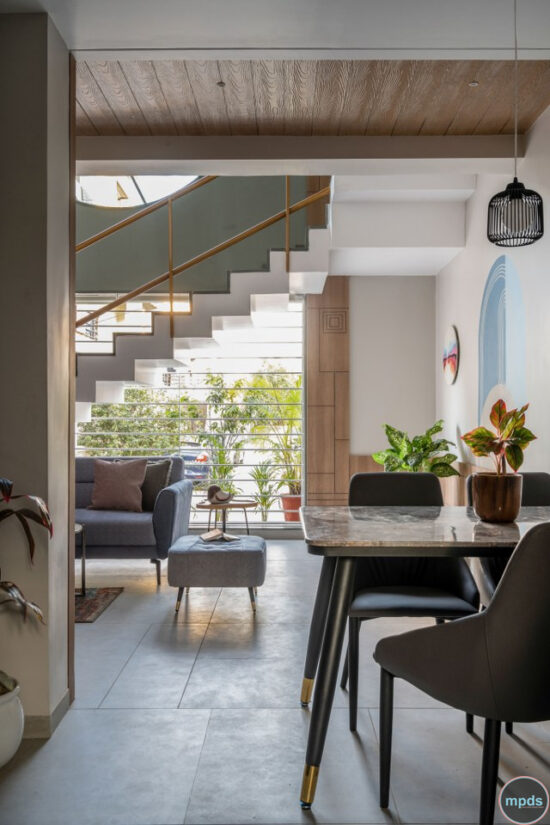 A Fascinating Contemporary Design In Continuous Flow | MANOJ PATEL ...