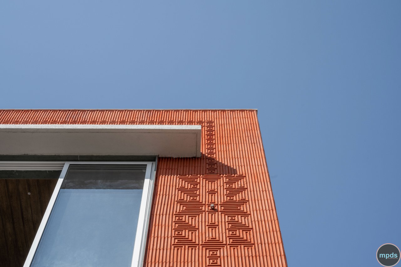 A Fascinating Contemporary Design In Continuous Flow | MANOJ PATEL ...