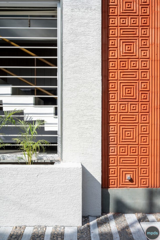 A Fascinating Contemporary Design In Continuous Flow | MANOJ PATEL ...