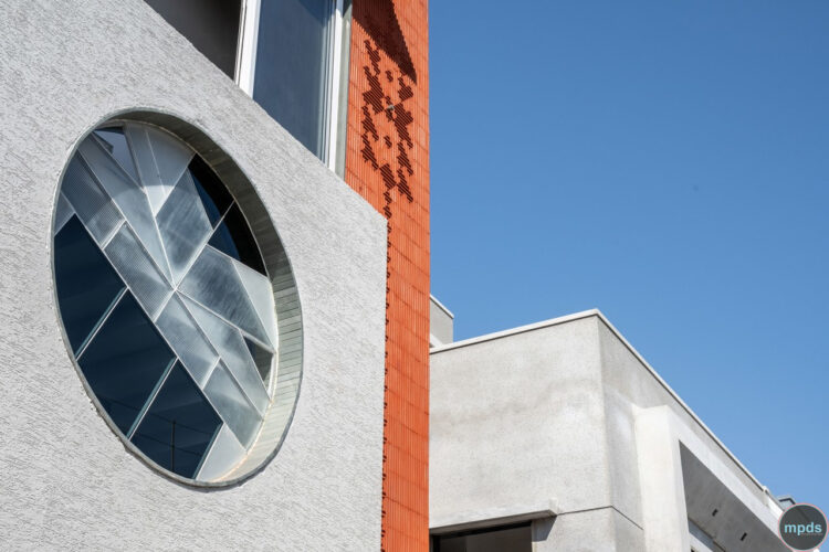 A Fascinating Contemporary Design In Continuous Flow | MANOJ PATEL ...