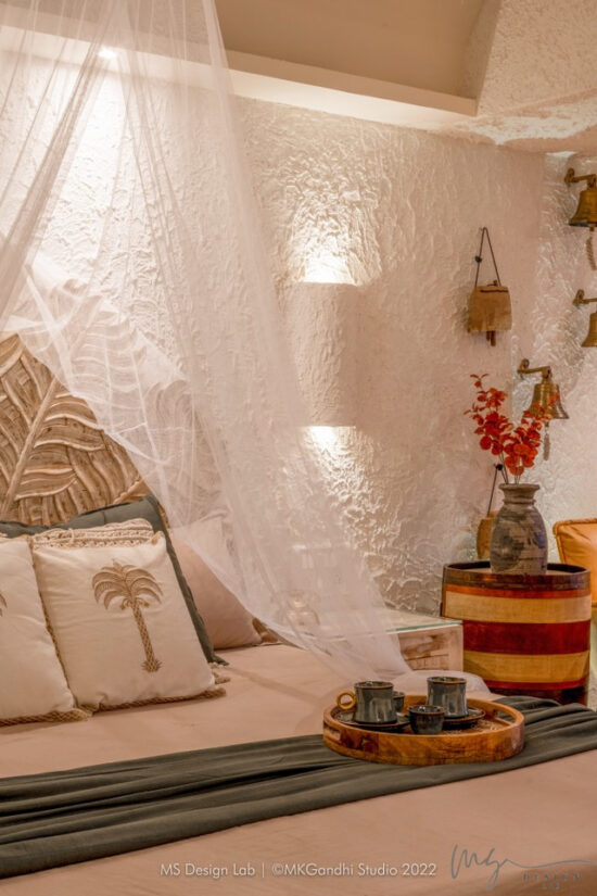 An Interesting Interplay Of Surfaces, Textures And Natural Light | M S ...