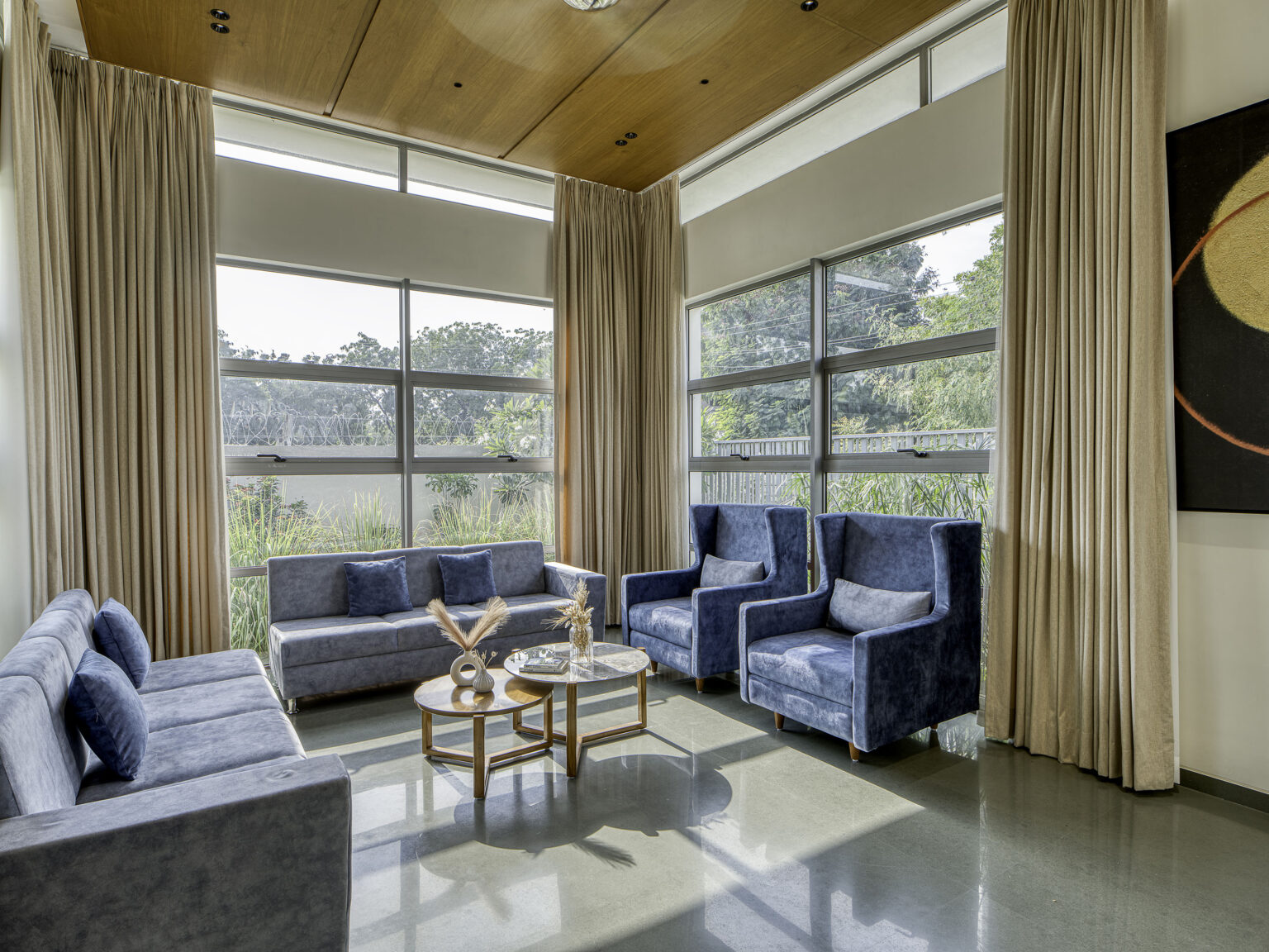 An Open Courtyard House That Is Connected To The Nature | VICARA DESIGN ...