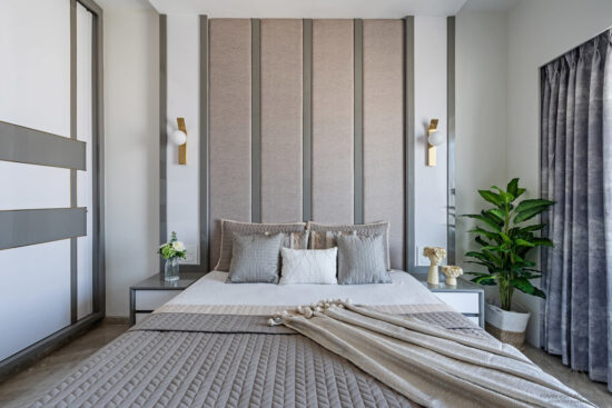 Spacious 3BHK Home Piously Following The Principles Of Vastu Shastra| FORAM VORA DESIGN STUDIO ...