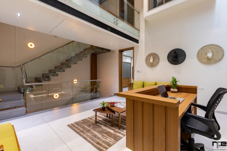 A Modern Contemporary Office Design Inspired By Traditional Elements ...