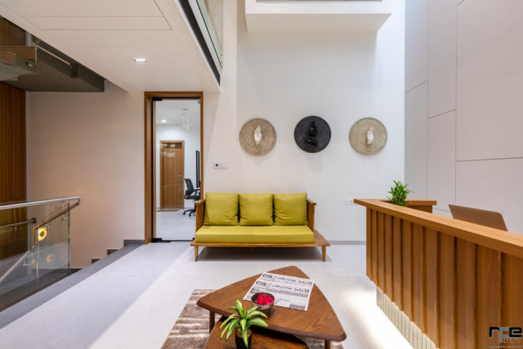 A Modern Contemporary Office Design Inspired By Traditional Elements ...