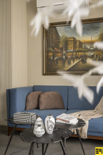 A Confluence Of Classic Interior Design With Modern Undertones In This ...