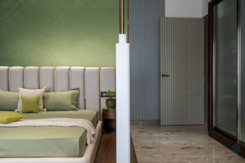 This Apartment Embraces Modernism With A Hint Of Traditional Motifs ...