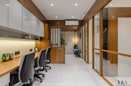 A Contemporary, Clean And Crisp Workspace Fusing Comfort And Function ...
