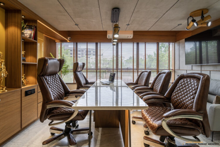 Contemporary Office Space Designed For The IT Professionals | Prashant ...