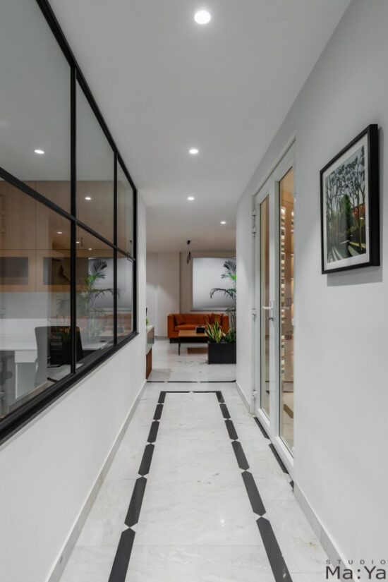 A Sophisticated, Elegant, Simple And Modern Office Space | Studio Ma:Ya ...