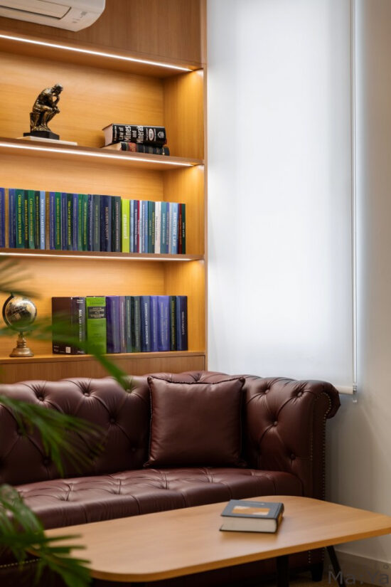 A Sophisticated, Elegant, Simple And Modern Office Space | Studio Ma:Ya ...