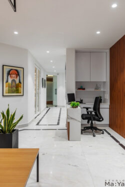 A Sophisticated, Elegant, Simple And Modern Office Space | Studio Ma:Ya ...