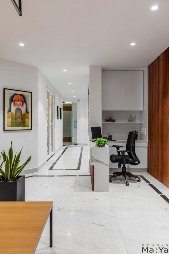 A Sophisticated, Elegant, Simple And Modern Office Space | Studio Ma:Ya ...