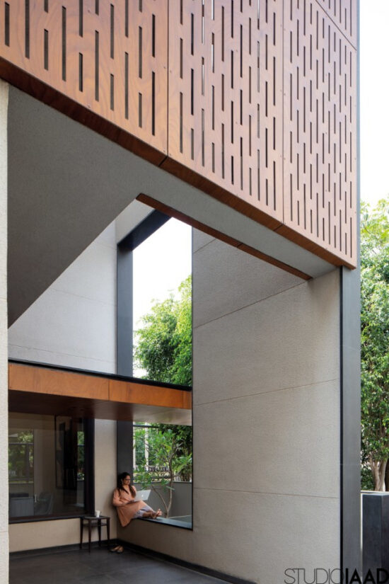"The Envelope", A Contemporary Luxury Home In New Delhi | Studio IAAD - The Architects Diary