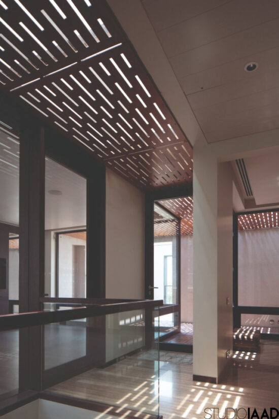 "The Envelope", A Contemporary Luxury Home In New Delhi | Studio IAAD - The Architects Diary