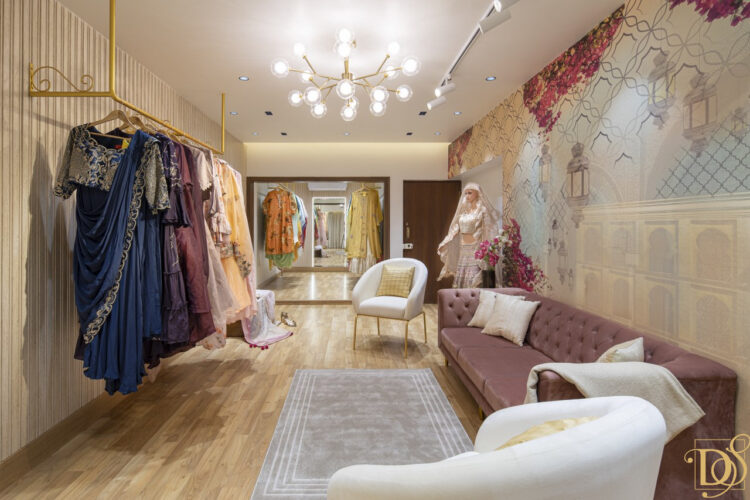 Accentuating The Aesthetics Of Traditional Indian Wear Concept With ...