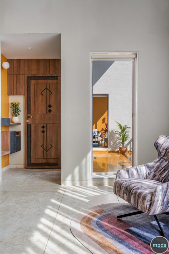 An Iconic, Contemporary House In Gujarat | MANOJ PATEL DESIGN STUDIO ...