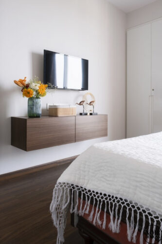 A Contemporary Home In Gurgaon With Earthy Colours And Customised ...