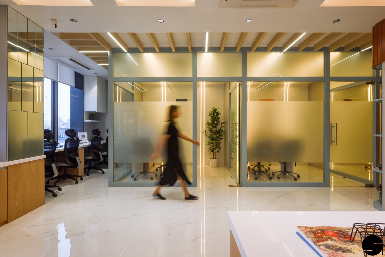 Simple, Spacious And Sophisticated Office Space | Ankita Sehgal Design ...