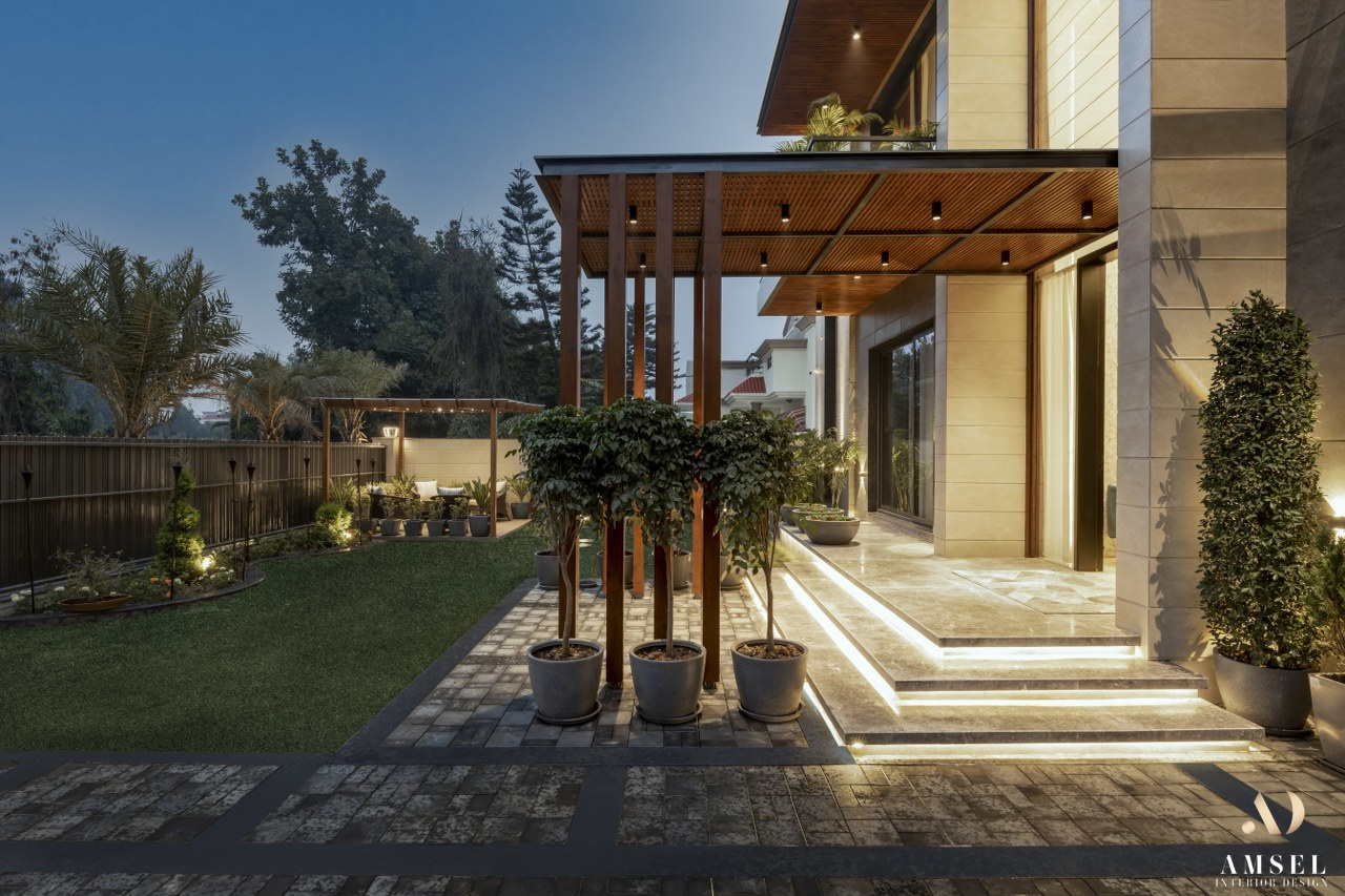 A Modern Design And Tasteful, Elegant Interior Elements For This ...