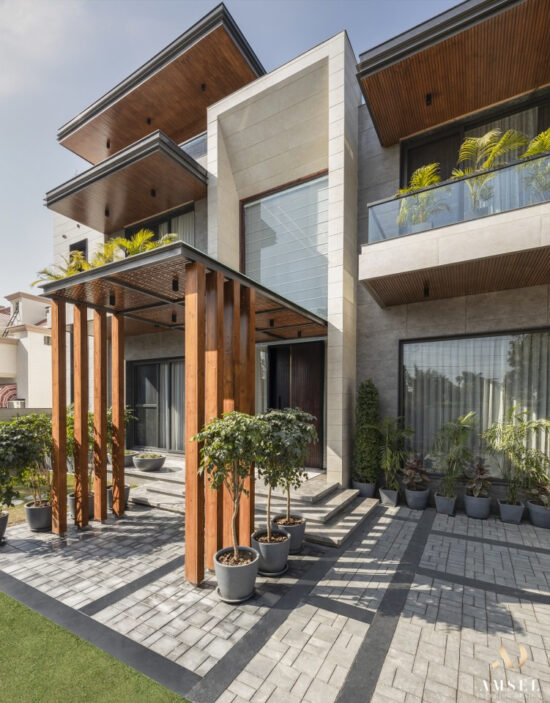 A Modern Design And Tasteful, Elegant Interior Elements For This Luxurious Abode | Amsel Designs ...