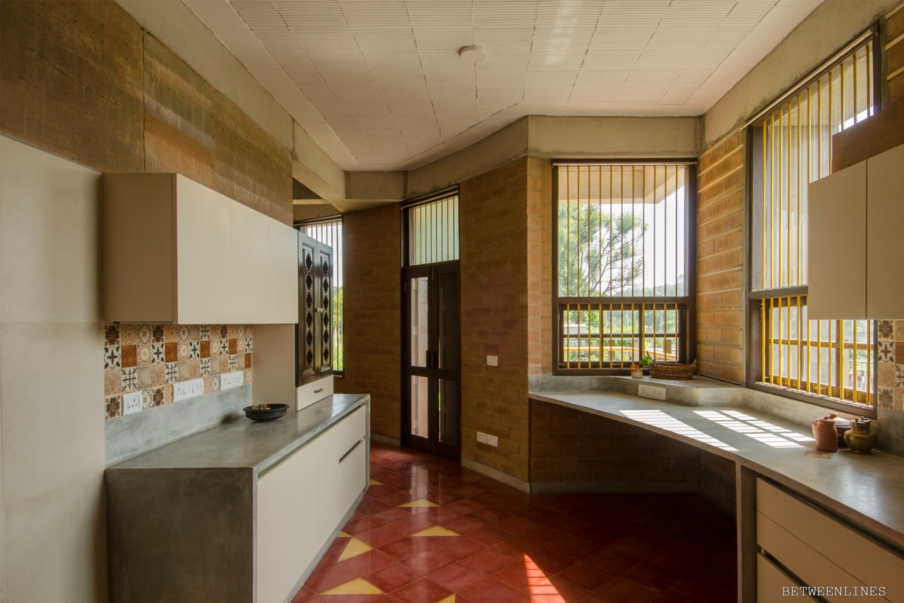 "Breathe", An Earth House With Locally-Made Compressed Earth Blocks ...