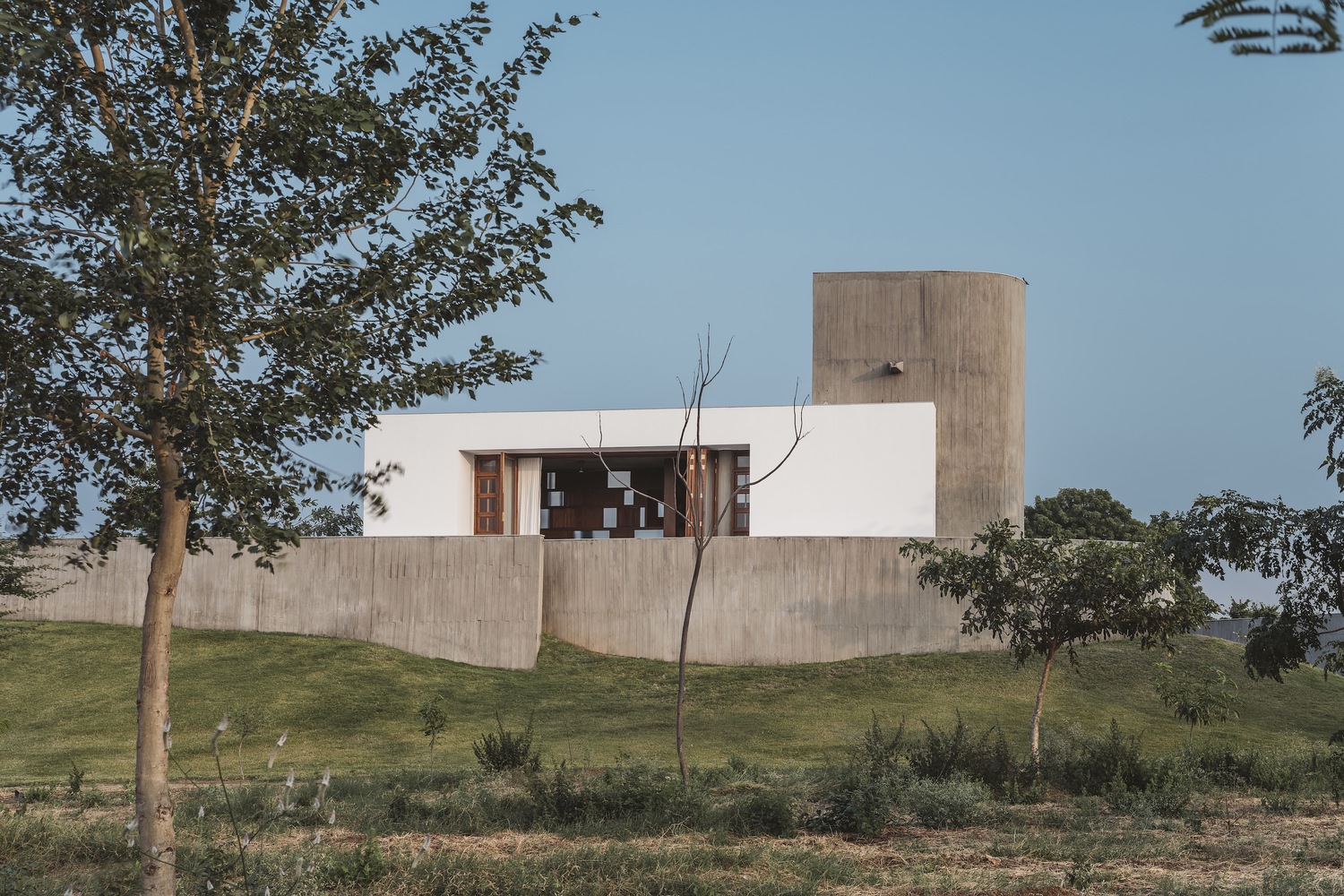 Veeram Shah’s Latest Architectural Masterpiece “Enclosure”, A Courtyard ...