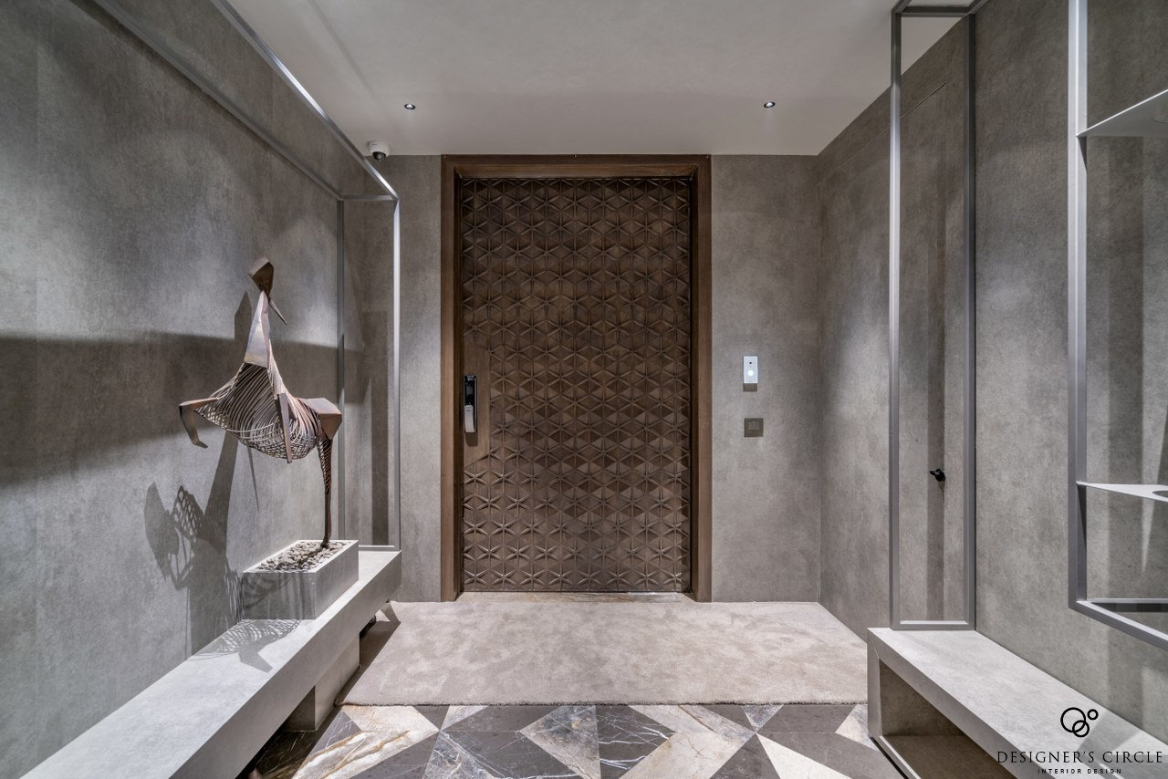 Finely-Tuned Elegance Reigning Supremeness In This 5BHK Apartment ...