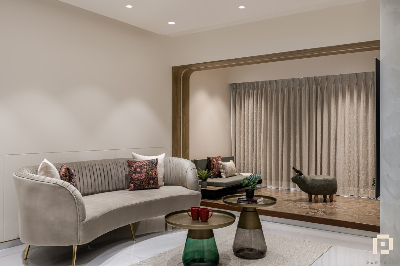 An Elegant Home Designed With Diverse Interior Design Elements And ...