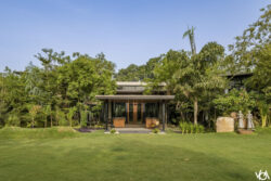 Minimal, Sleek, And Earthy Design For The Kalrav Villa In Ahmedabad ...