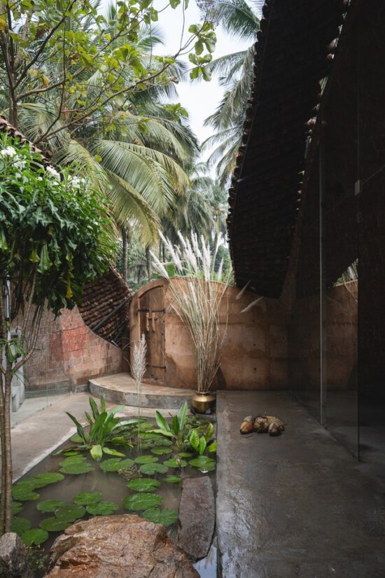 The Wendy House, An Earthen Farmhouse With Brick Vaults Designed By ...