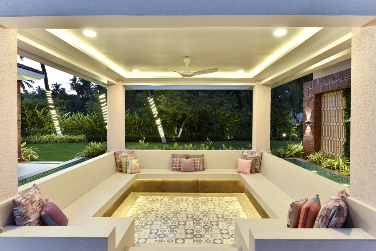 An Unconventional Design Where the Structure is Drawn-Out all Over the ...