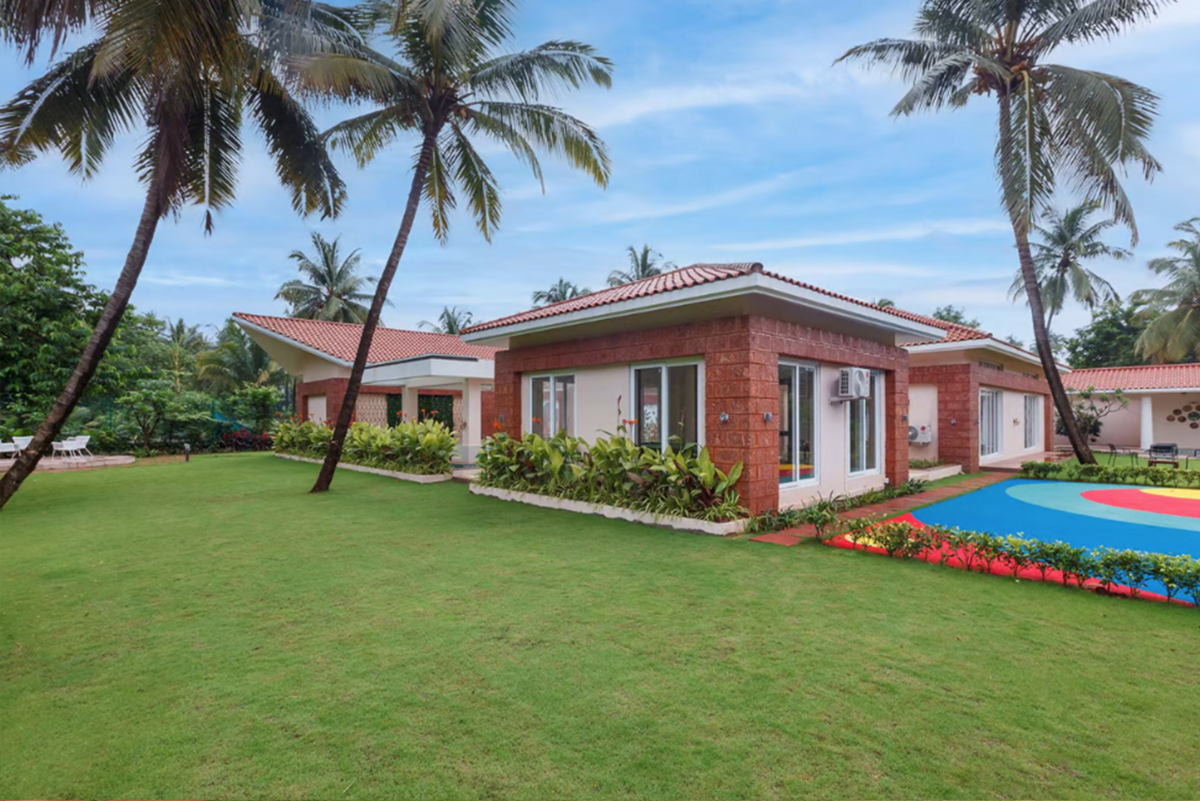 An Unconventional Design Where the Structure is Drawn-Out all Over the ...