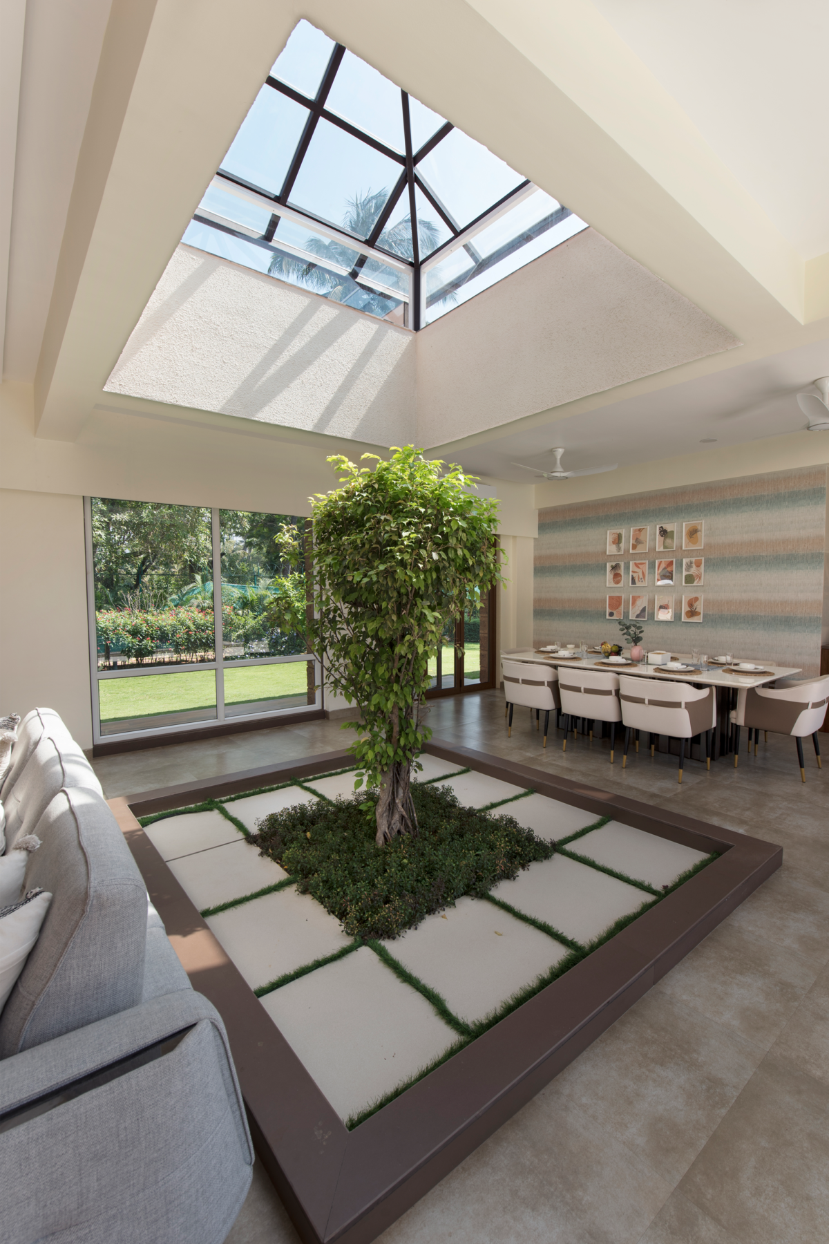 An Unconventional Design Where the Structure is Drawn-Out all Over the ...