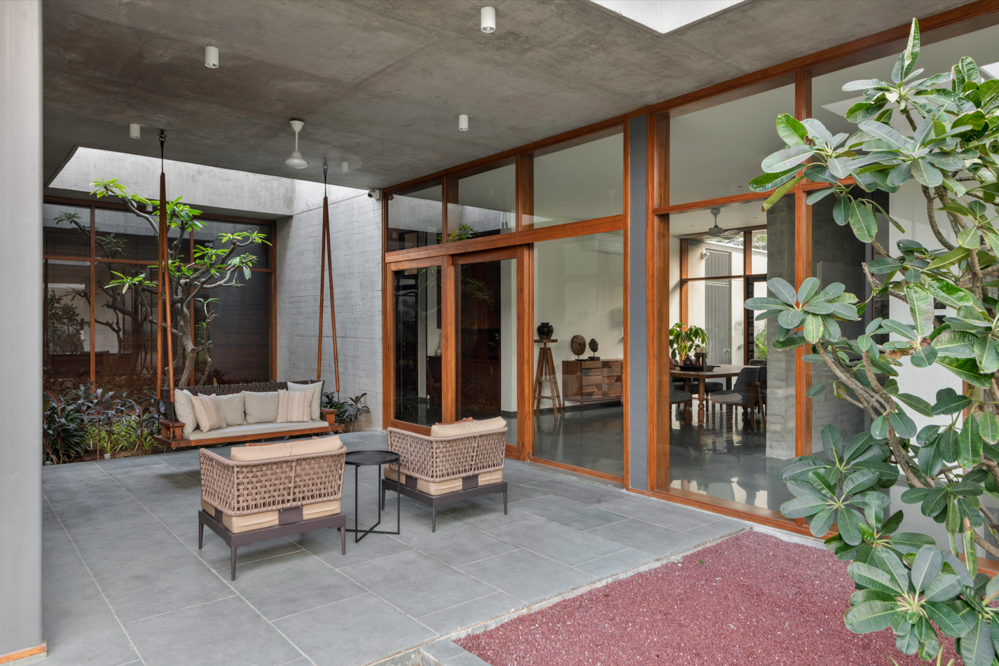 The Hovering Mass Of The Floating Slab Allows An Open Design | Modo Designs