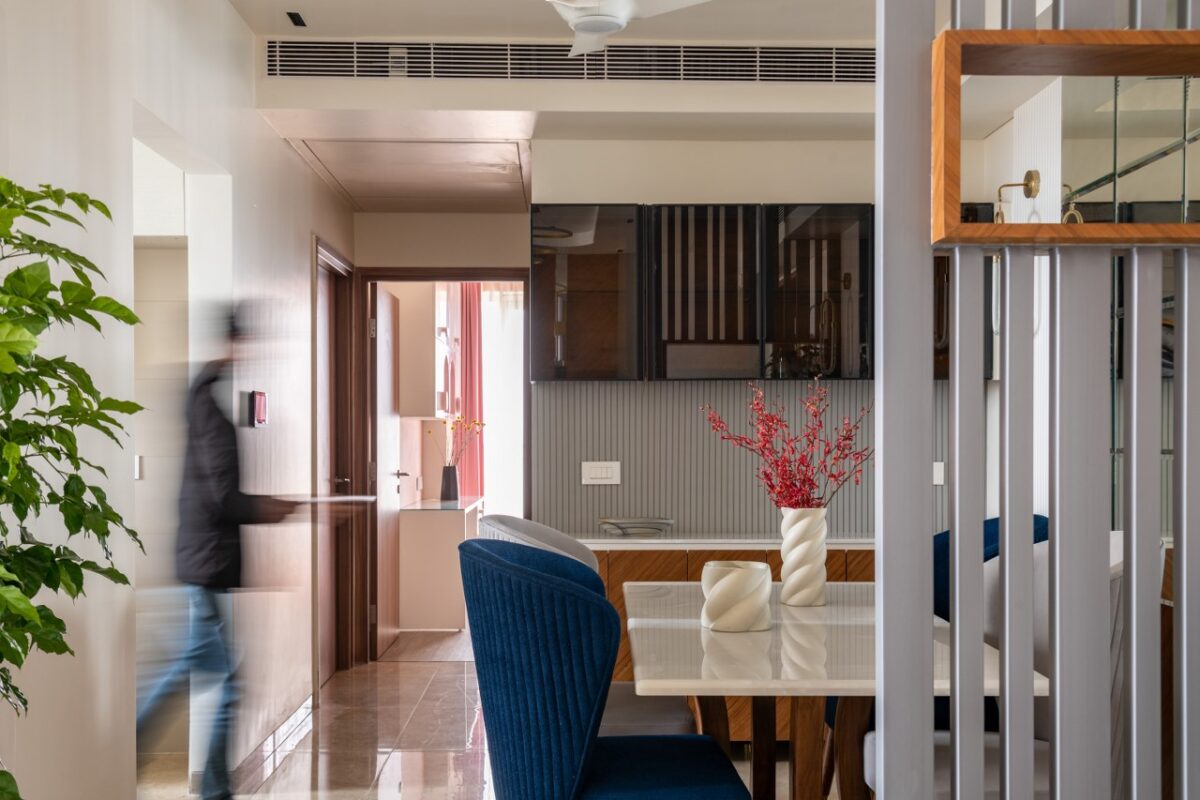 This 1500 Square Feet House Is A Reflection Of Pure Blues, Grays, And ...