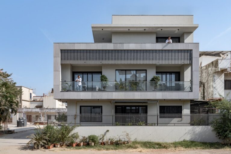 This 3 Storey Building Bathes In Natural Light By Prioritizing Solar ...