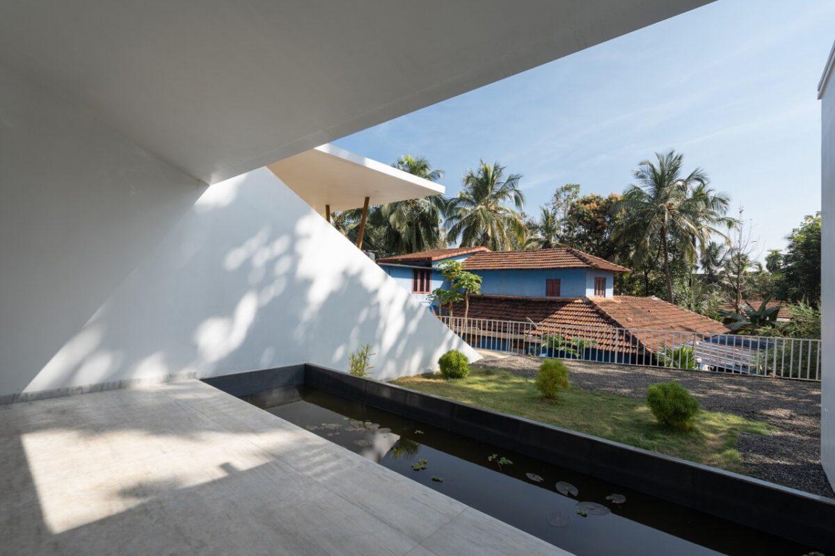 The H-Shaped House Plan Has A Communal And Private Spaces | Malabar ...