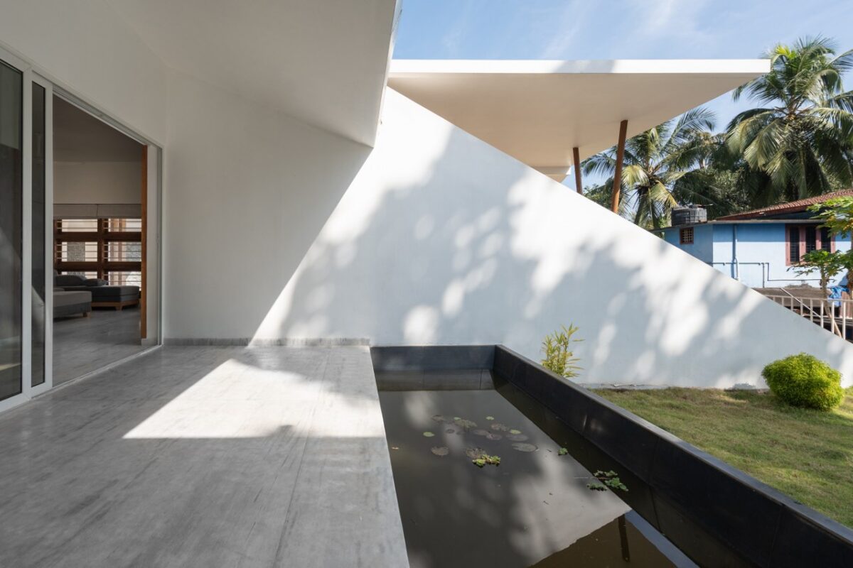 The H-Shaped House Plan Has A Communal And Private Spaces | Malabar ...